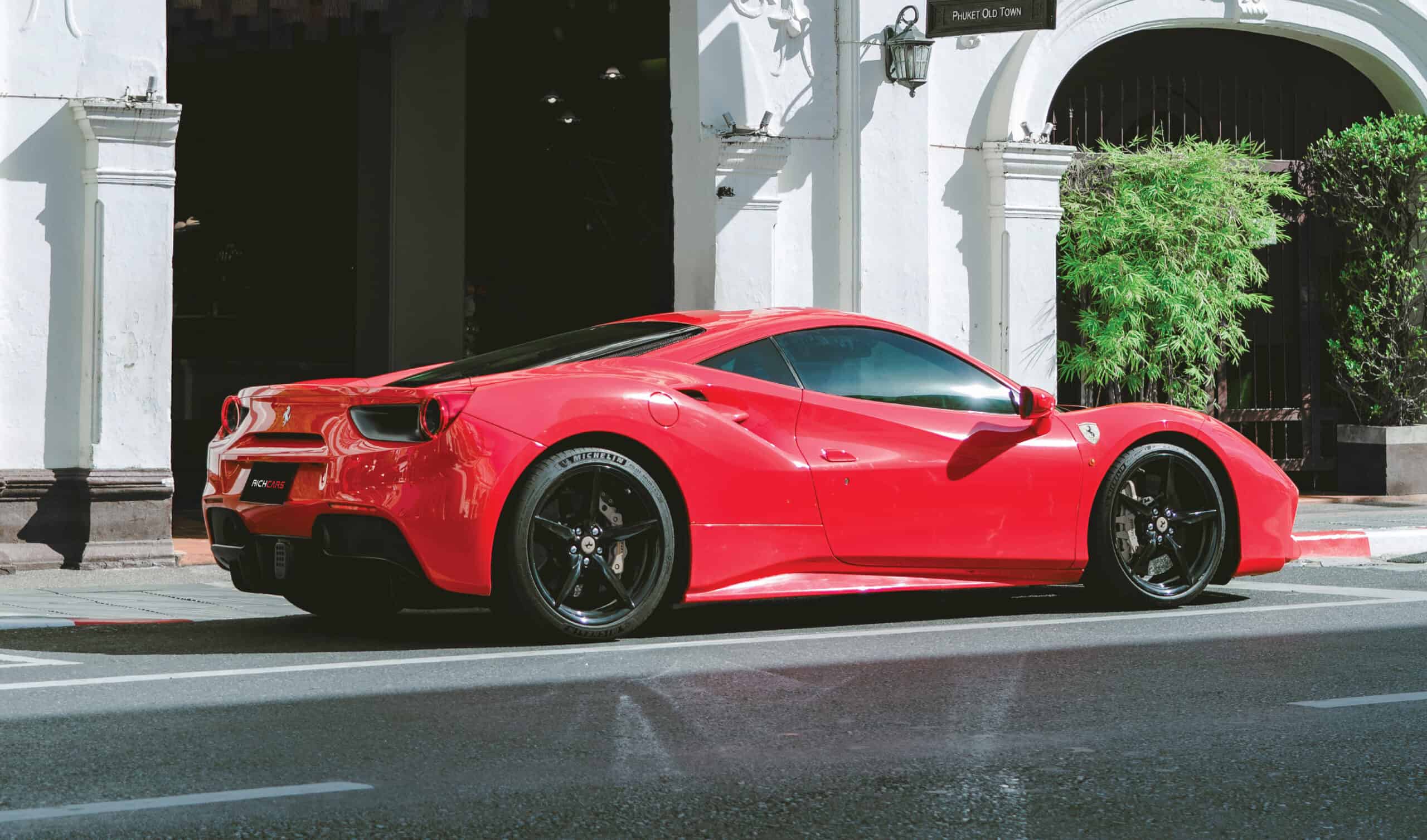 เช่ารถหรู Ferrari 488 GTB การันตีขับมันส์กับรถที่เร็วและแรงจริง!